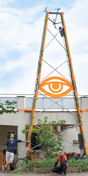 Record-breaking 25-foot-tall rideable bike built by two friends | Guinness World Records