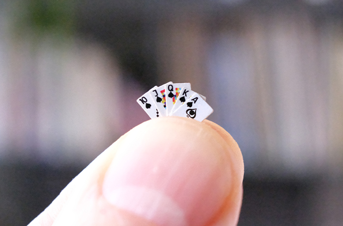 Deck of rice-sized playing cards certified as smallest ever made ...