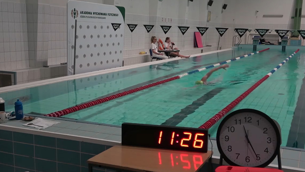 Woman swims over 90 miles back-and-forth in swimming pool for two days ...