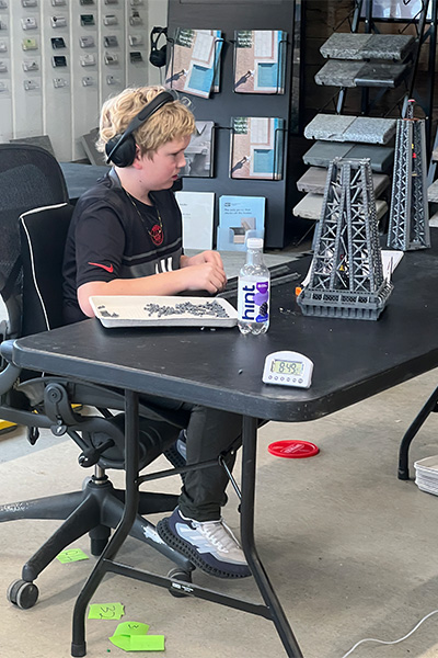 These LEGO timelapse builds are so satisfying to watch: Eiffel Tower to ...