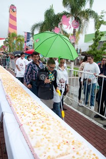 City of Durango celebrates 450th anniversary with longest fruit cake ...
