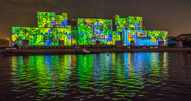 Video: Russia’s Circle of Light festival opens with record-breaking ...