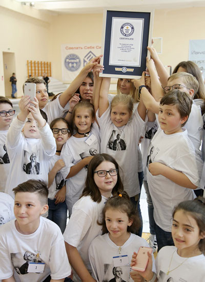Thousands of Russian school kids make record-breaking text collage of ...