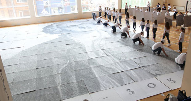 Thousands of Russian school kids make record-breaking text collage of ...