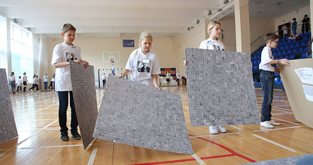 Thousands of Russian school kids make record-breaking text collage of ...