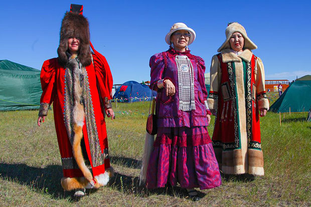 Russian city hosts record-breaking gathering of people wearing ...