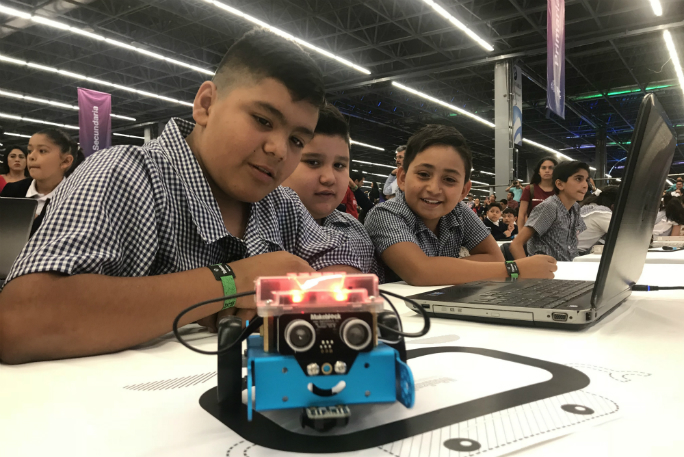 Children in Mexico learn how to make robots for record attempt ...