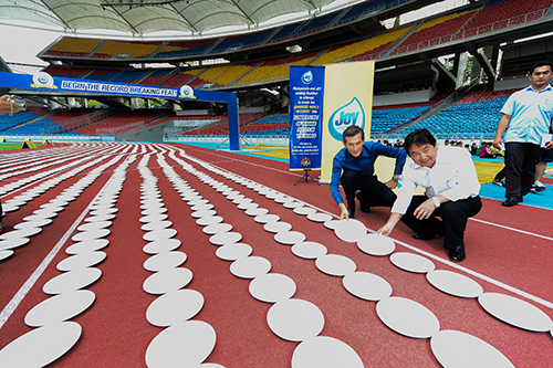 JOY brand makes history with longest line of washed plates | Guinness ...