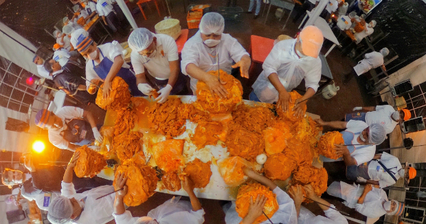 UberEATS and Tizoncito achieve the largest serving of tacos | Guinness ...