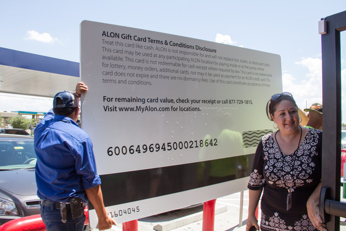 ALON creates the world’s largest gift card | Guinness World Records