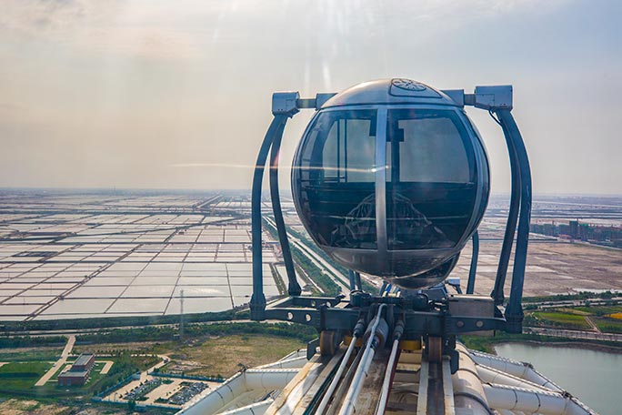 140-m tall observation wheel with no centre is a thing of beauty ...
