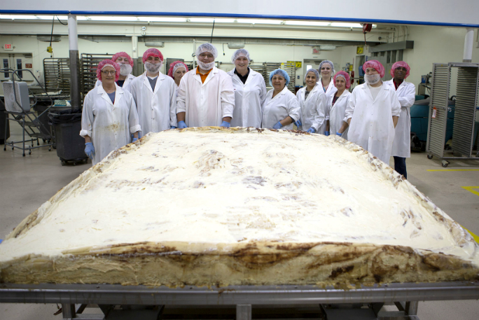 World's largest cinnamon roll is nearly double the size of previous ...