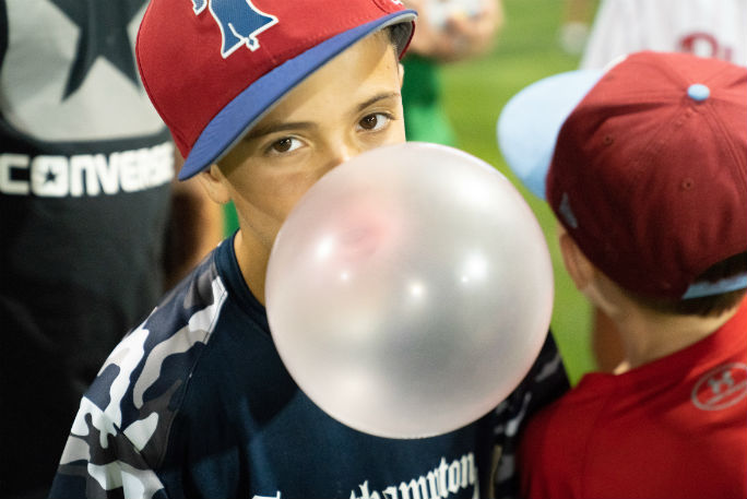 Yankees legend leads chewing gum record at baseball all-stars game ...