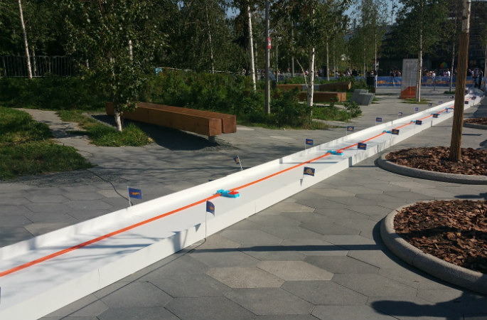 Video: Toy car races along world’s longest Hot Wheels track | Guinness ...