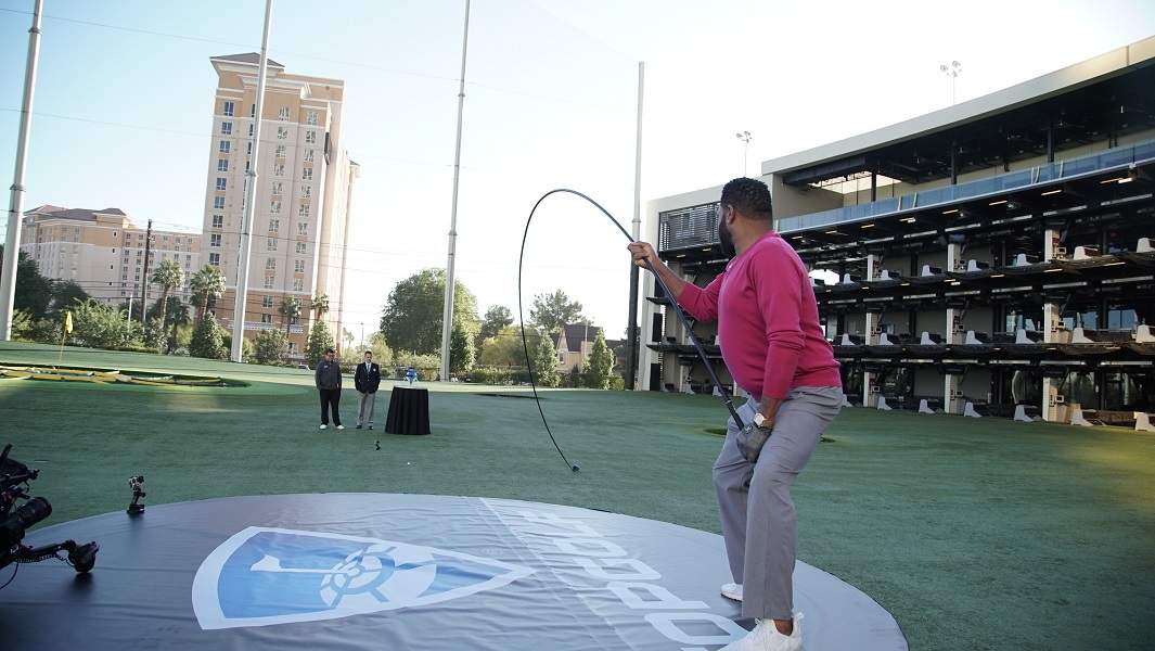 "Black-ish" star Anthony Anderson swings the world’s longest usable ...