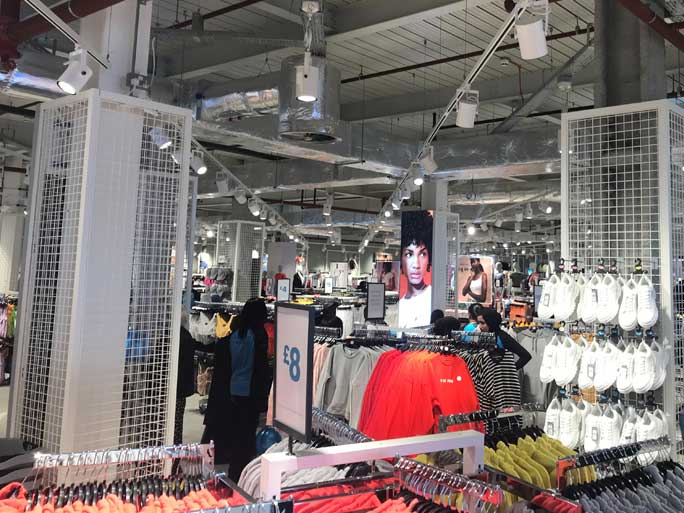 World's biggest Primark becomes the world's largest fashion retail ...