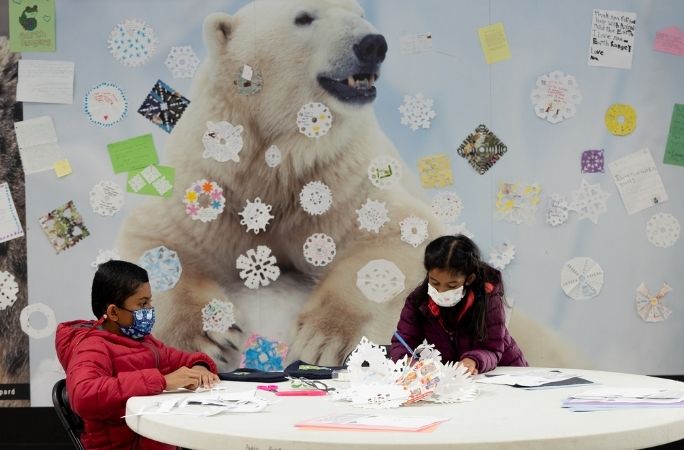 Canadian children create world’s longest chain of paper snowflakes ...