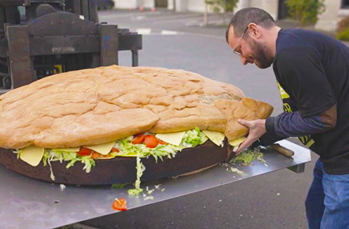 World's largest vegan burger smashes record at whopping 162.5 kg ...