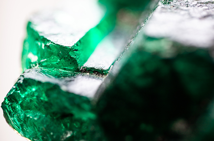 World's largest uncut emerald weighs hefty 1.5 kg | Guinness World Records