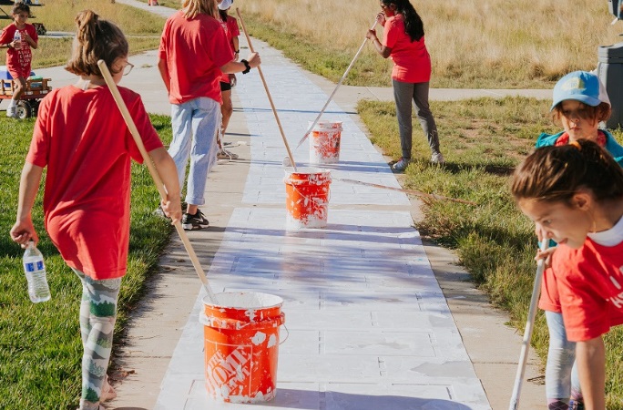 World's longest hopscotch game takes over two hours to hop through ...