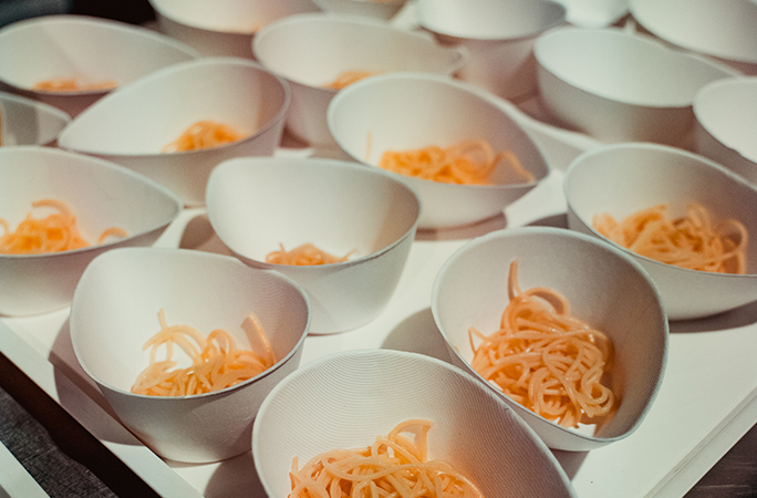 433 pairs break most couples eating single piece of spaghetti record ...