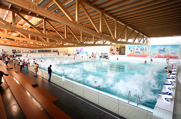 298 people perform cannonball dive to break world record | Guinness ...