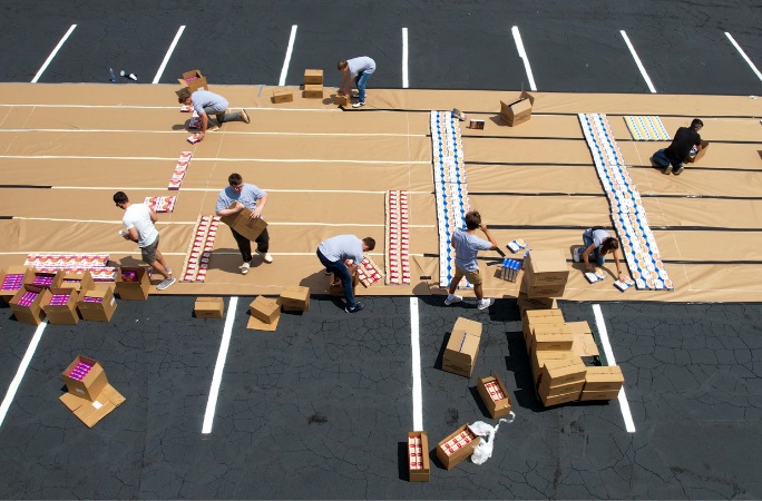 Huge food donation breaks world record with help from interns ...