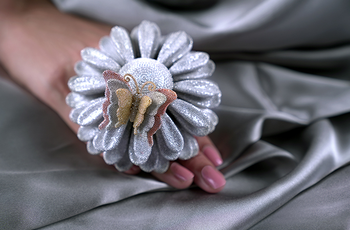 Record-breaking ring is a cut above the rest with over 50,000 diamonds ...