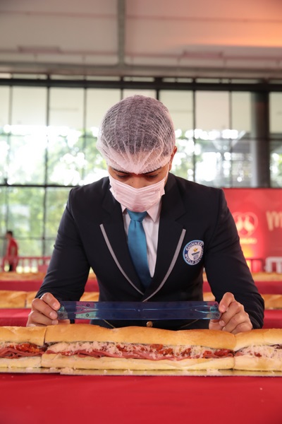 Line of 1,180 sandwiches breaks record to celebrate Sao Paulo’s ...