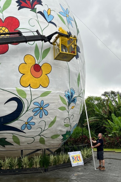 World's largest decorated Easter egg - bigger than three giraffes ...
