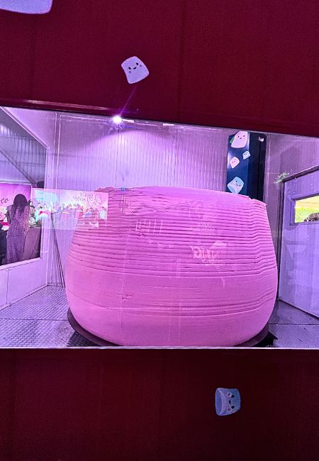 Gigantic marshmallow weighing more than a grand piano is largest ever ...