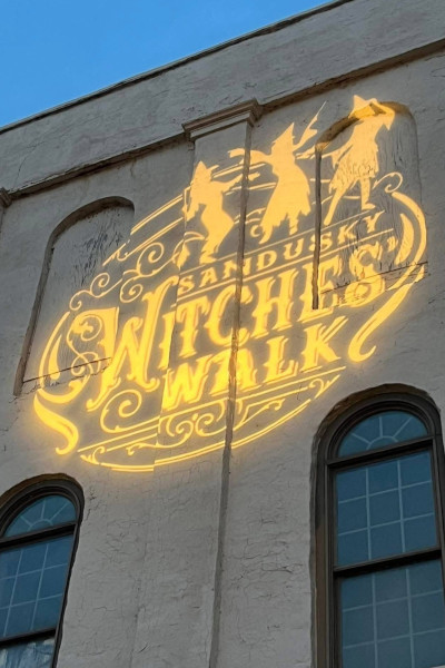 Nearly 1,000 witches gather to dance and show off their best costumes ...