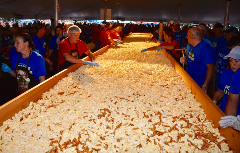 Largest serving of poutine | Guinness World Records