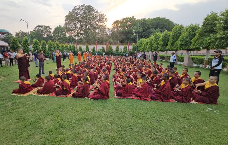 Largest singing bowl ensemble | Guinness World Records
