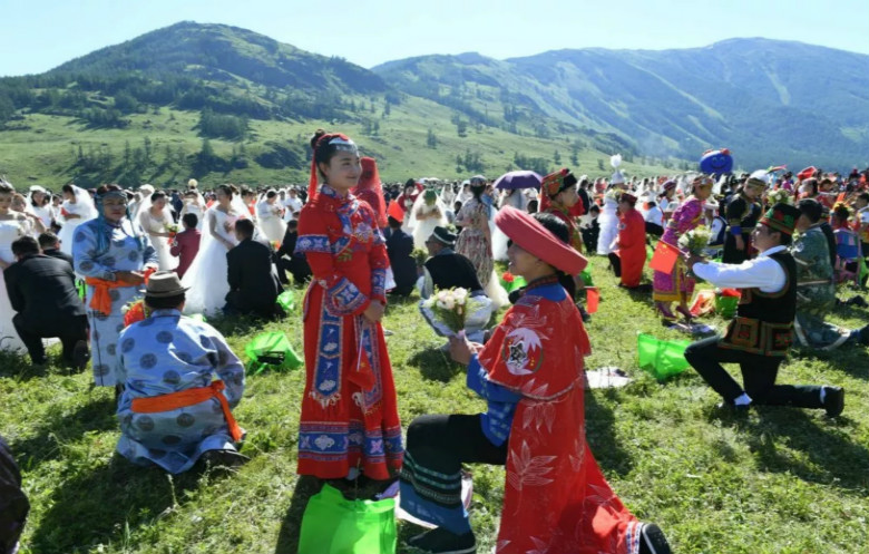 Most people in a kneeling relay - one knee | Guinness World Records