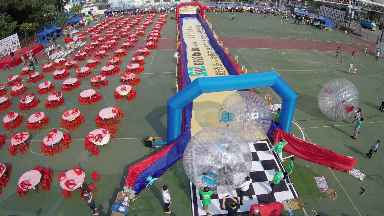 Most participants in a zorbing relay | Guinness World Records