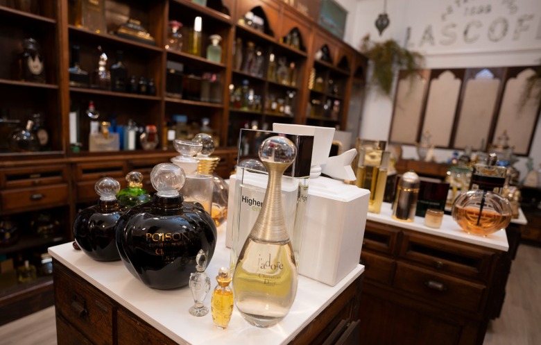 Largest collection of oversized display perfume bottles (factices ...