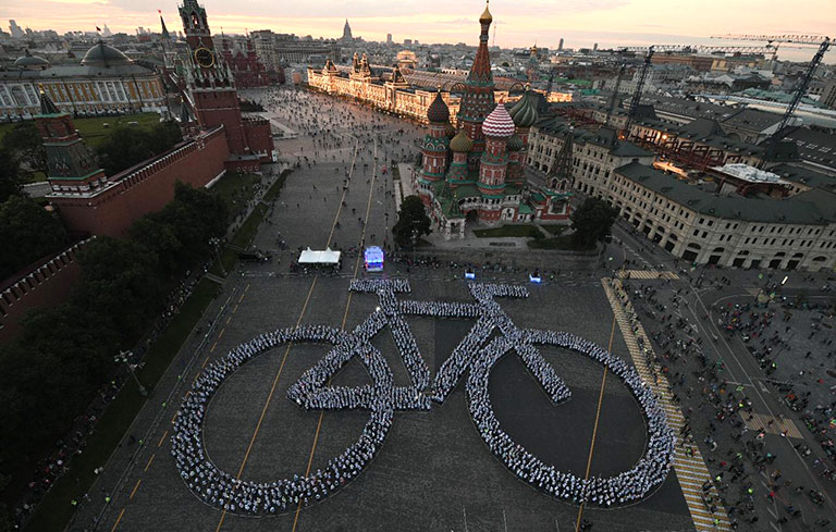 Largest human image of a bicycle | Guinness World Records
