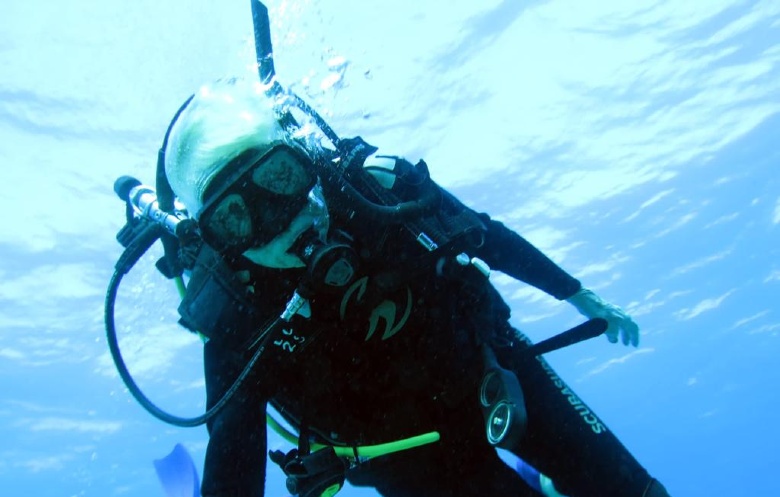 Oldest scuba diver (female) | Guinness World Records