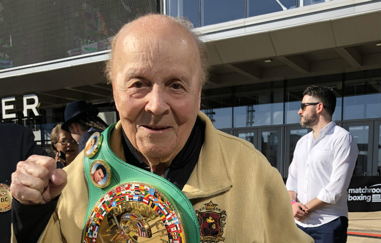 Oldest judge in a world championship boxing fight | Guinness World Records