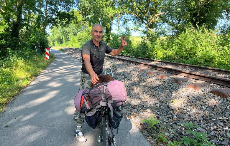 Most countries visited in 24 hours by recumbent bicycle | Guinness ...