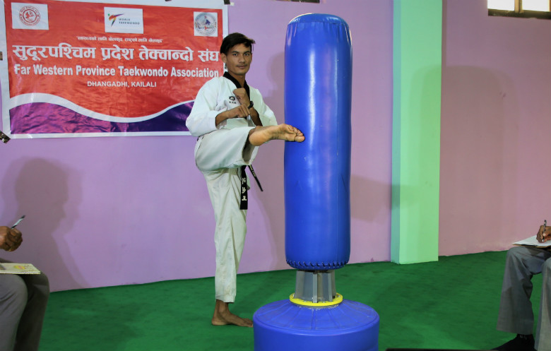 Most martial art kicks in one hour (using alternate legs) | Guinness ...