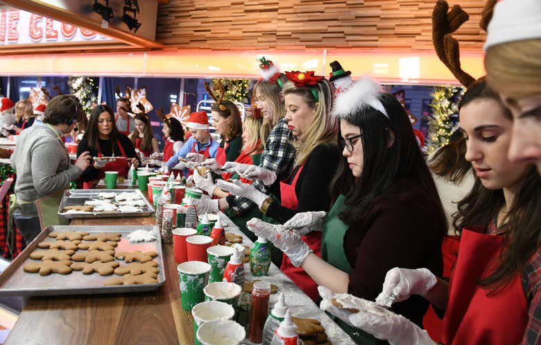 Most cookies/biscuits iced in one hour | Guinness World Records