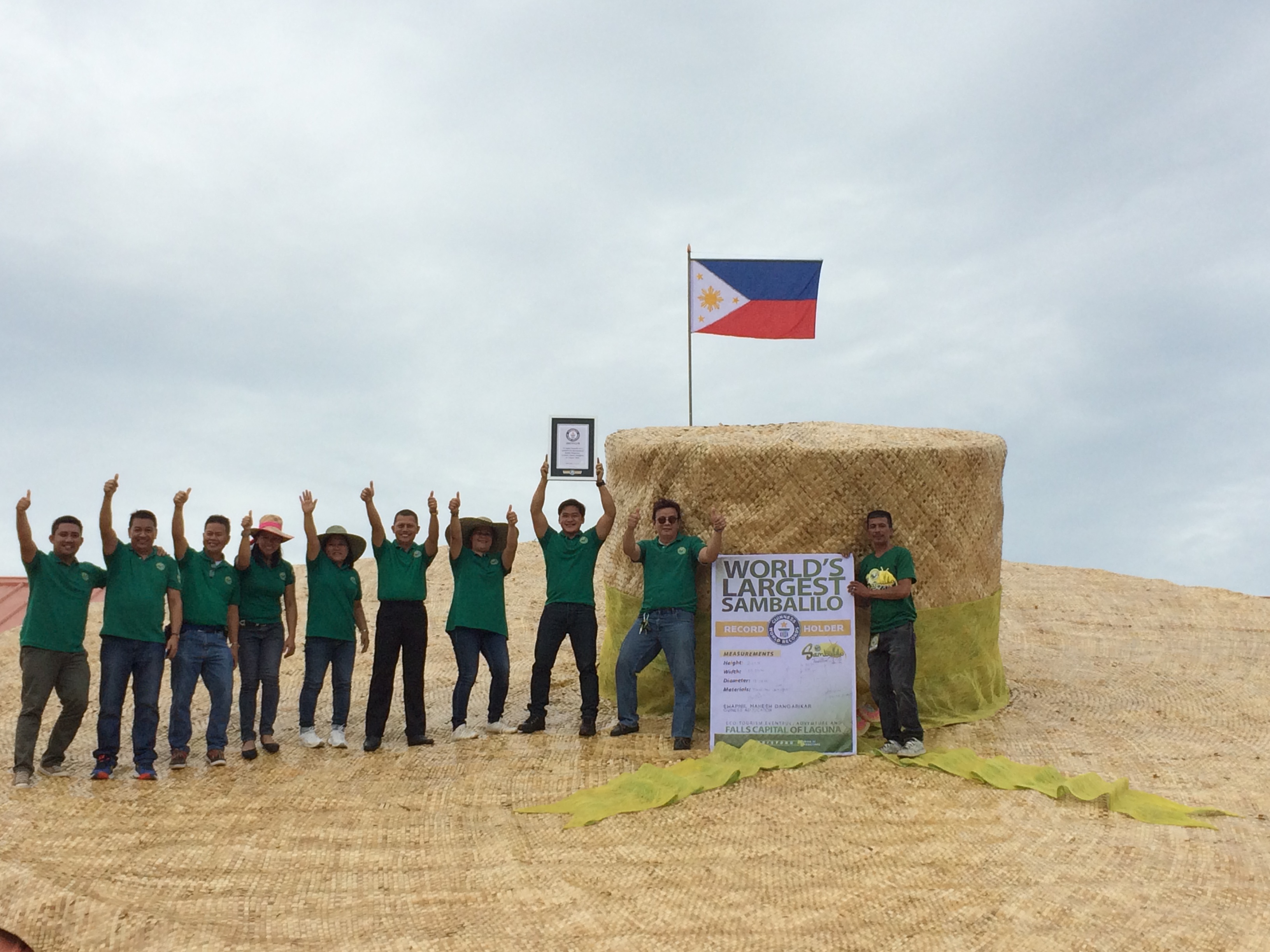 Largest sambalilo hat | Guinness World Records