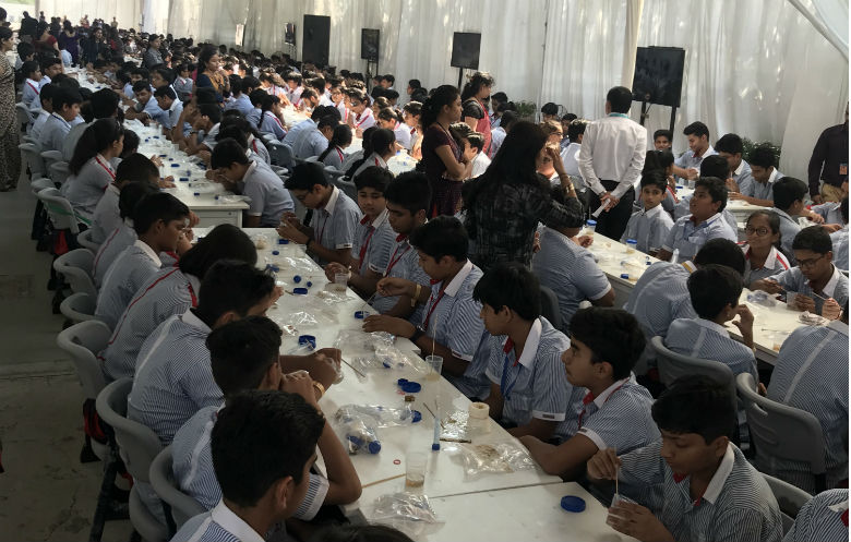 Most people conducting a DNA isolation experiment simultaneously ...