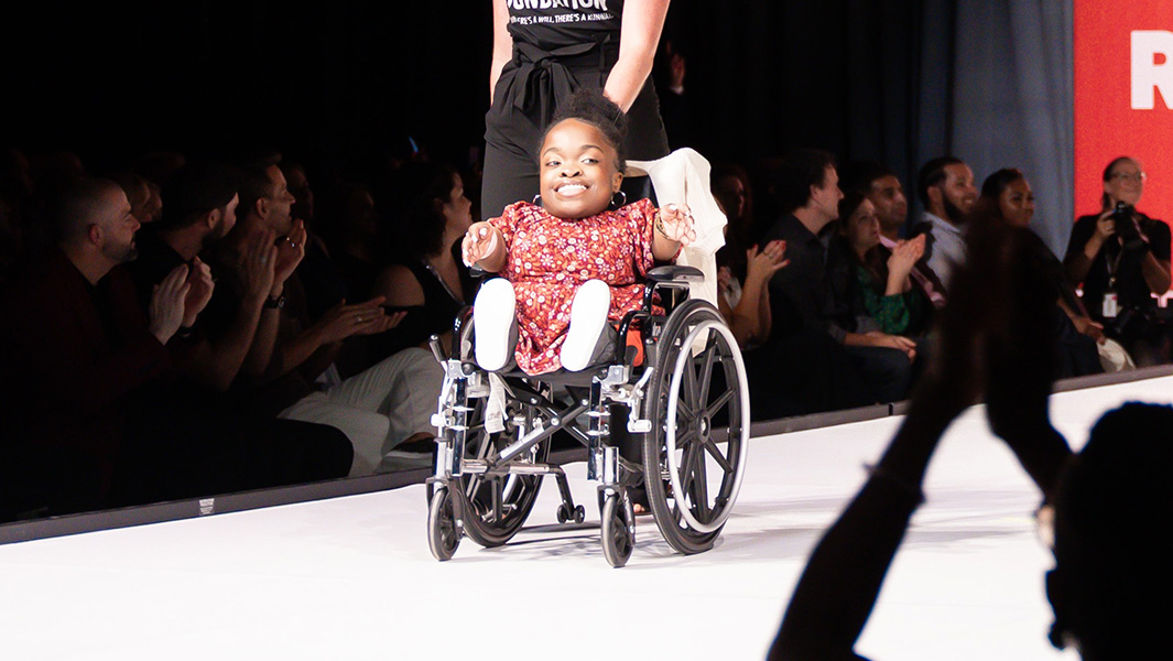 Shortest professional model (female) | Guinness World Records