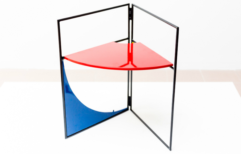 Thinnest folding chair (prototype) | Guinness World Records