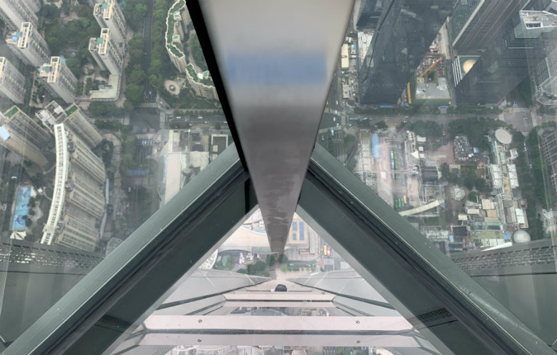Highest glass floor cantilevered observation deck | Guinness World Records