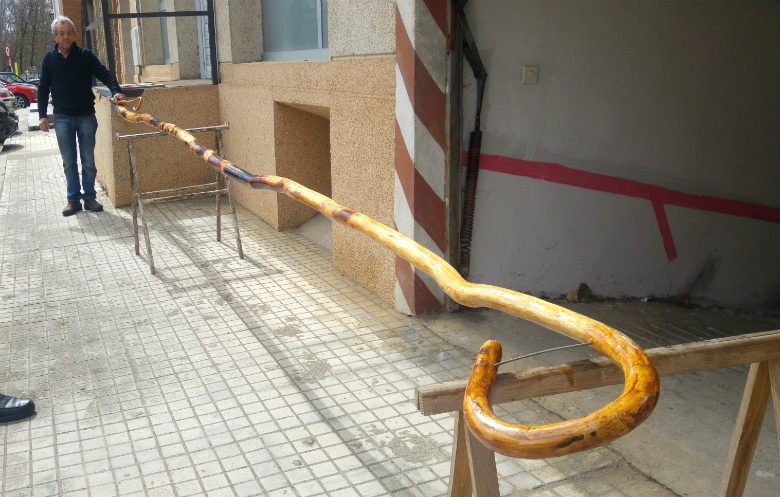 Longest wooden walking cane / stick | Guinness World Records