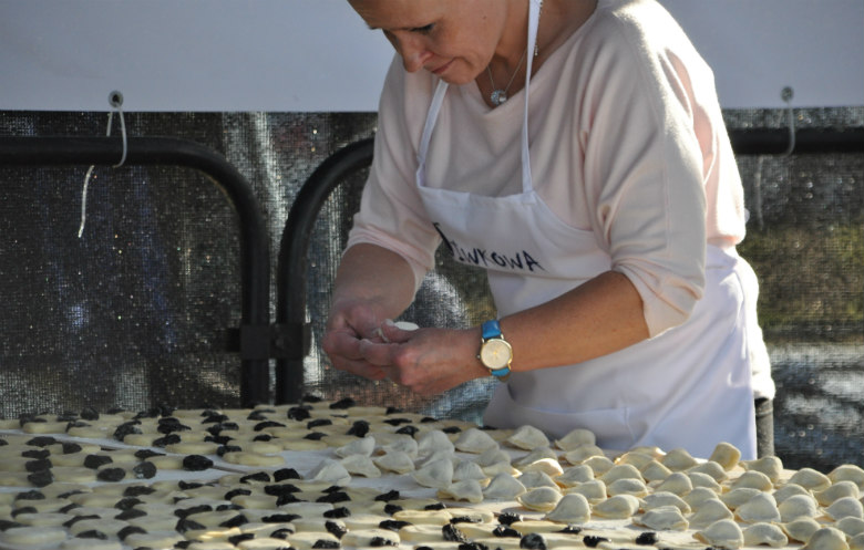 Most dumplings made in one hour (individual) | Guinness World Records
